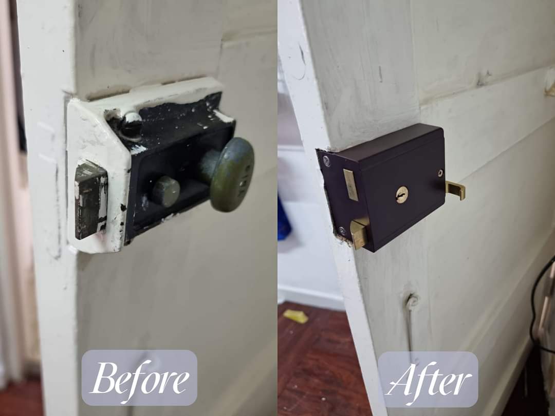 Install Wooden Door Lock In Pasir Panjang Road - PS Home Maintenance