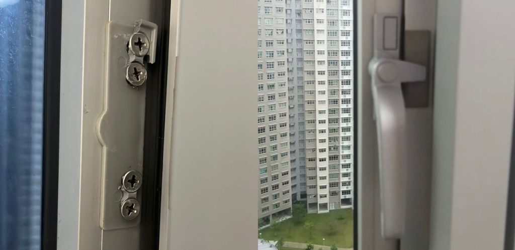 Replace Window Handle In Bukit Batok - PS Home Maintenance